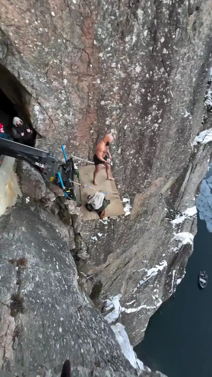 Why Women Live Longer Than Men - Video - Faxo